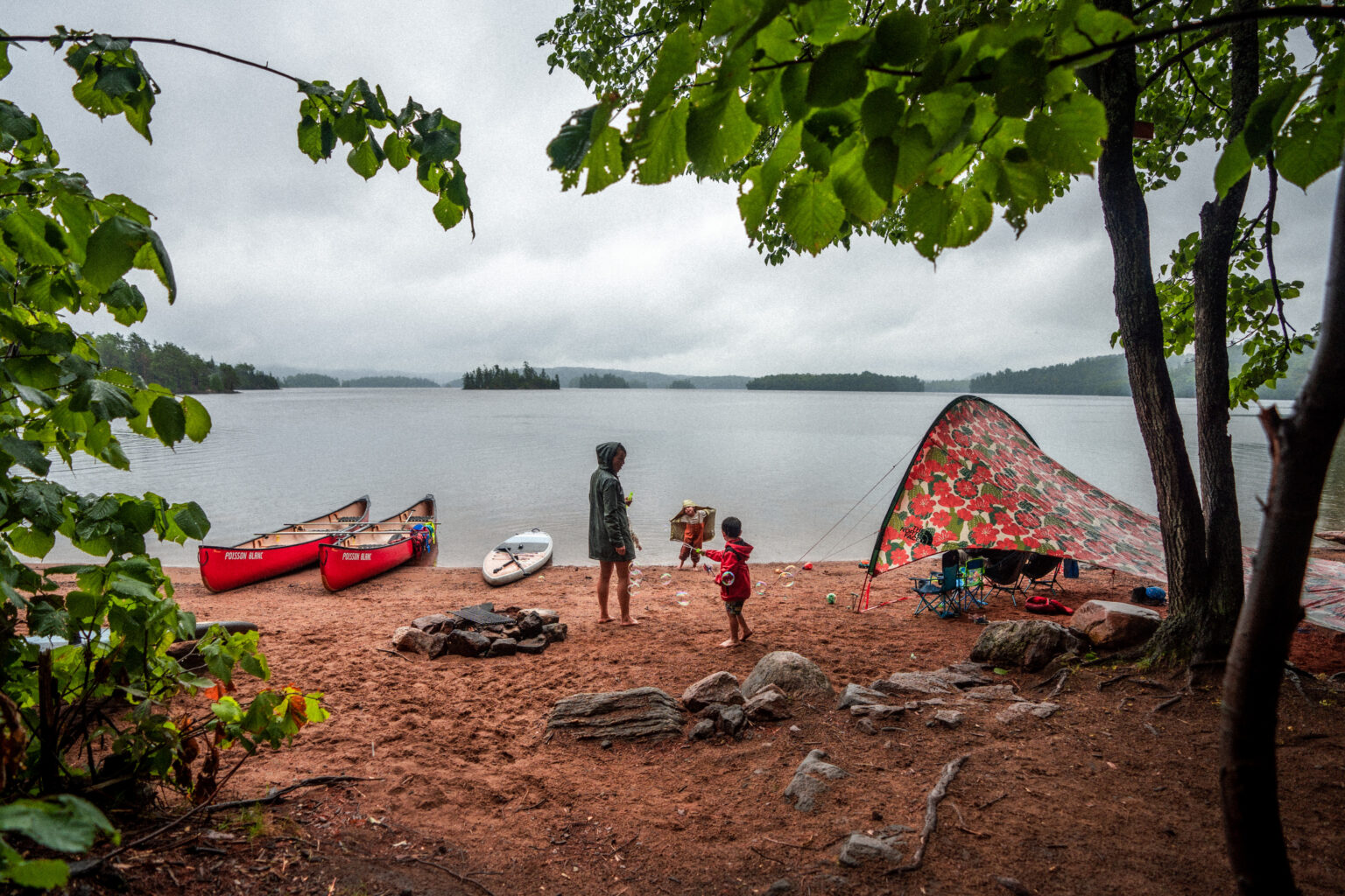 Canot-camping en famille – Parc régional du Poisson Blanc