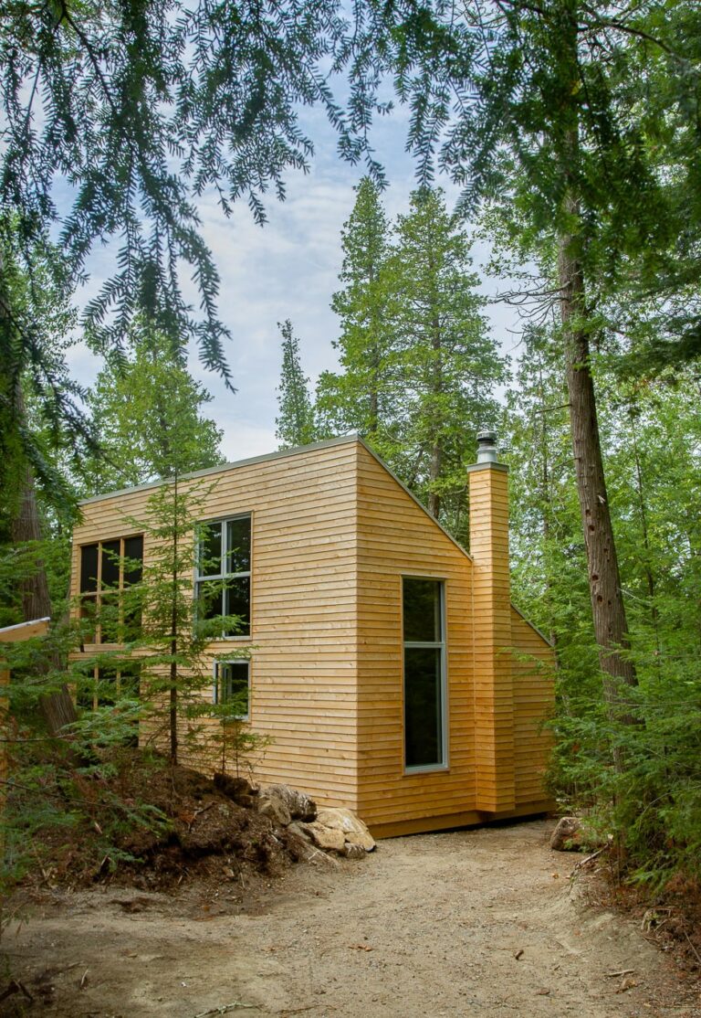 Cabin by the Lake – Parc régional du Poisson Blanc